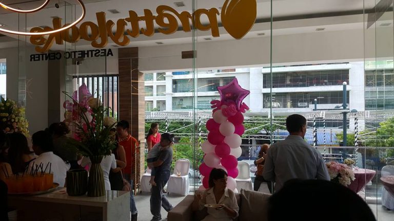 PRETTY LOOKS: Uptown Mall BGC Opening - EYI